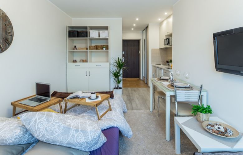 Optimiser l'espace d'un studio avec des solutions astucieuses